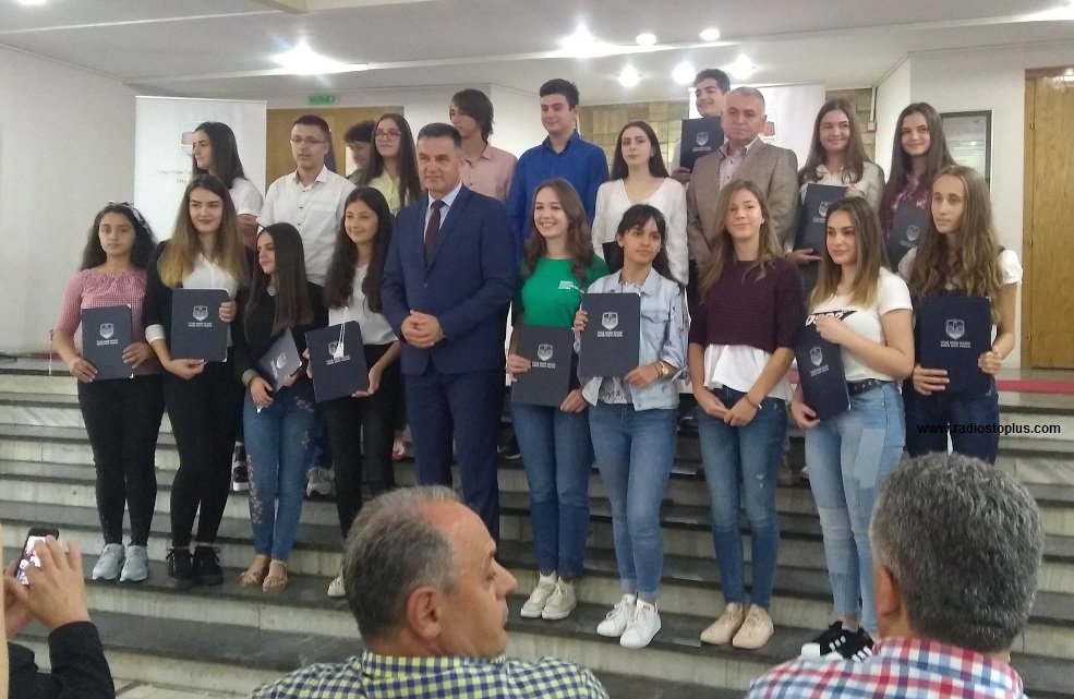 Prijem i nagrade đacima generacije - Radio Sto Plus