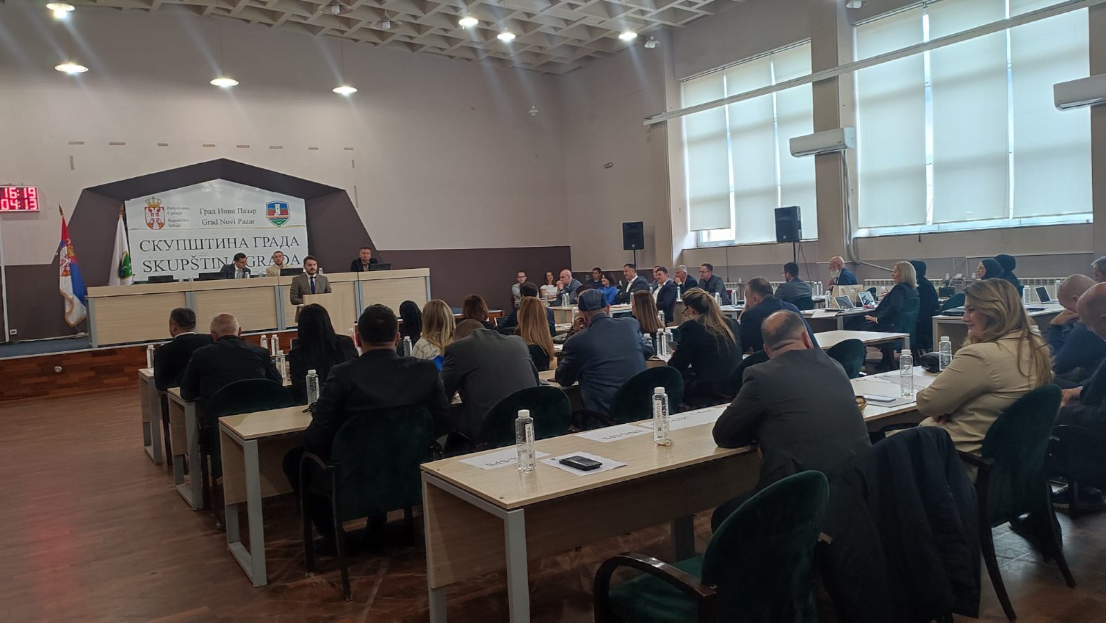 Skupština odobrila zaduženje i usvojila rebalans budžeta - Radio Sto Plus