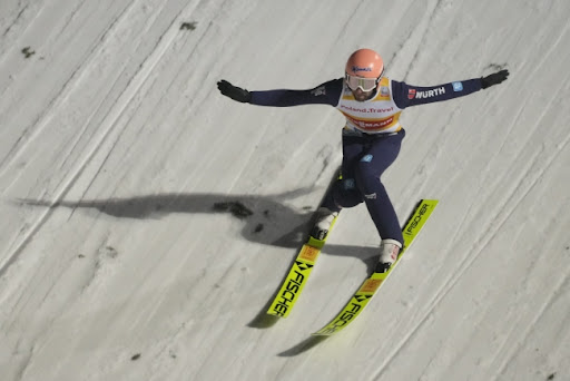 Paške pobednik takmičenja u ski skokovima u Visli - Radio Sto Plus