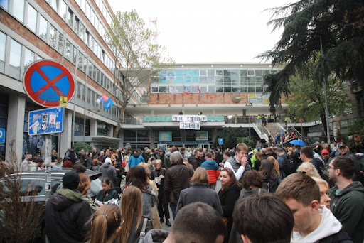Studentska blokada RTS-a ušla u 18. sat - Naslovi.net